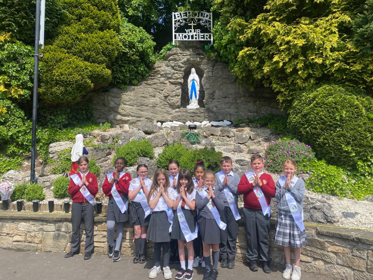 170 MINI VINNIES GATHER AT CARFIN - SSVP Scotland